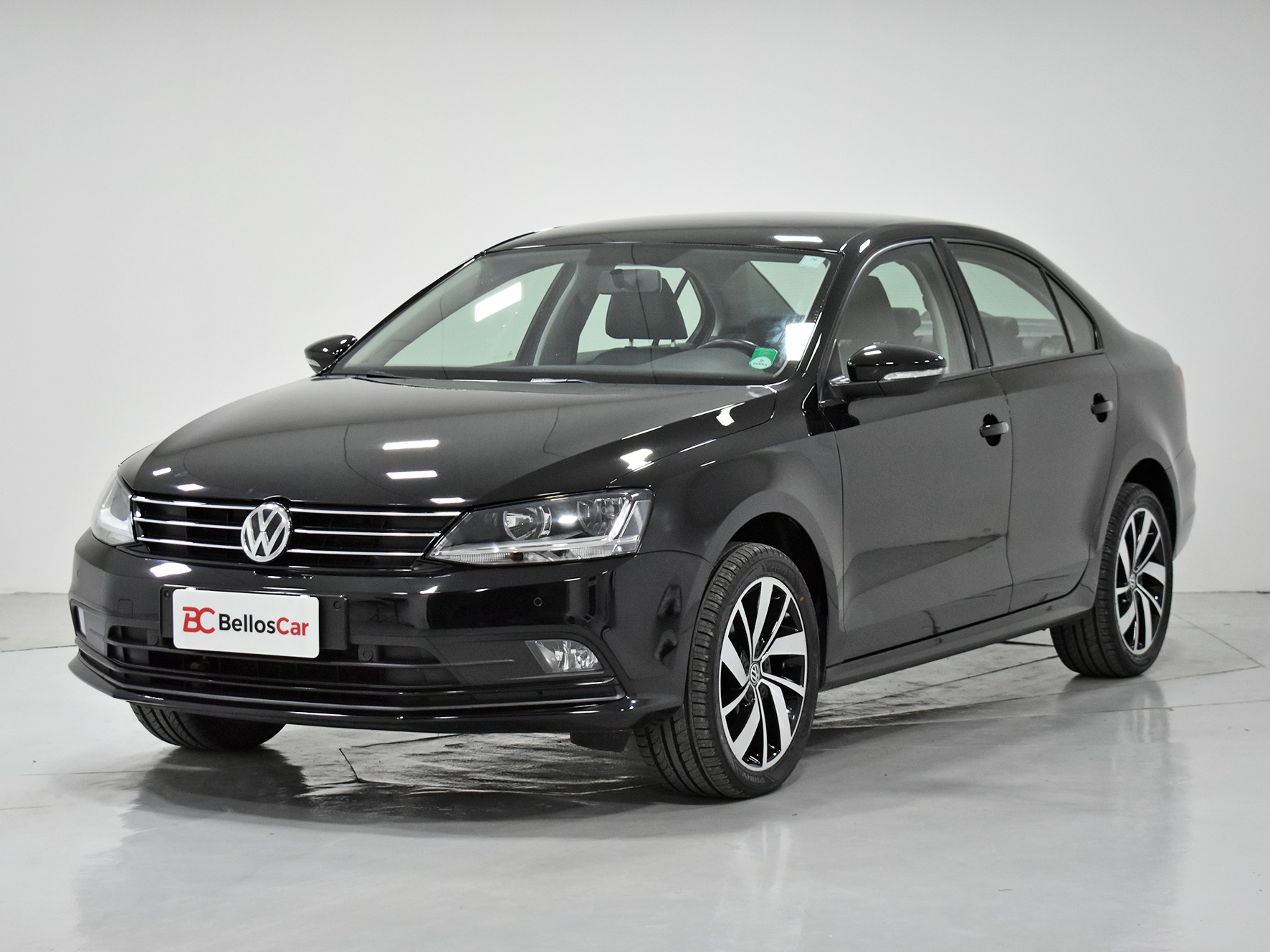 VolksWagen JETTA Comfortline 1.4 TSI 16V 4p Aut. Gasolina 4 portas ...