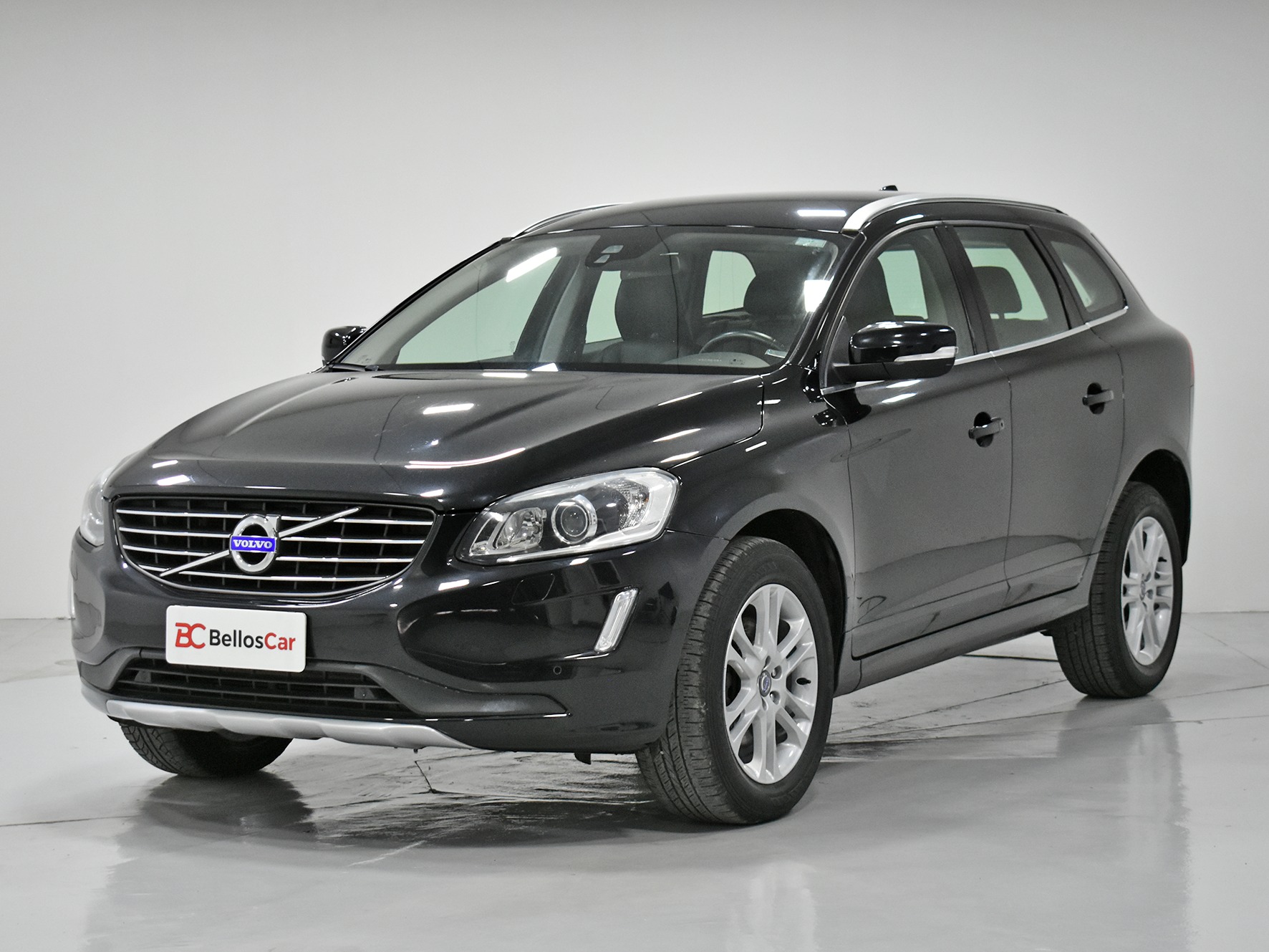 Volvo XC 60 2.0 T5 5p Gasolina 4 portas, câmbio Automático em Curitiba - BellosCar