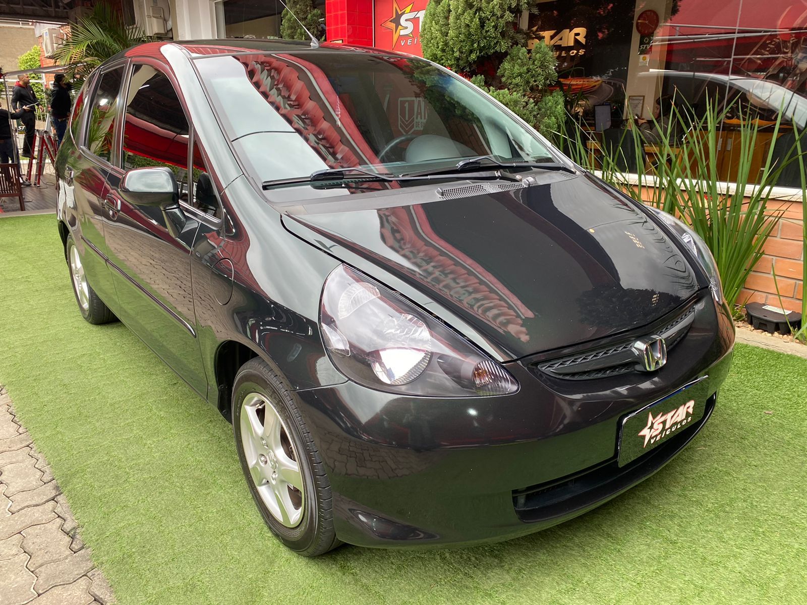 Honda Fit LX 1.4/ 1.4 Flex 8V/16V 5p Mec. Flex 4 portas, câmbio Manual em Canoas - Star Veículos