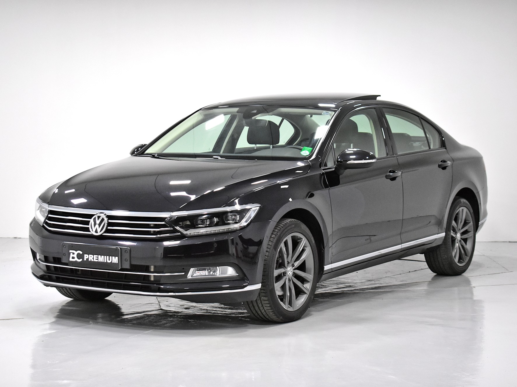 VolksWagen Passat Highline 2.0 TSI 220cv Tip. Gasolina 4 portas, câmbio ...