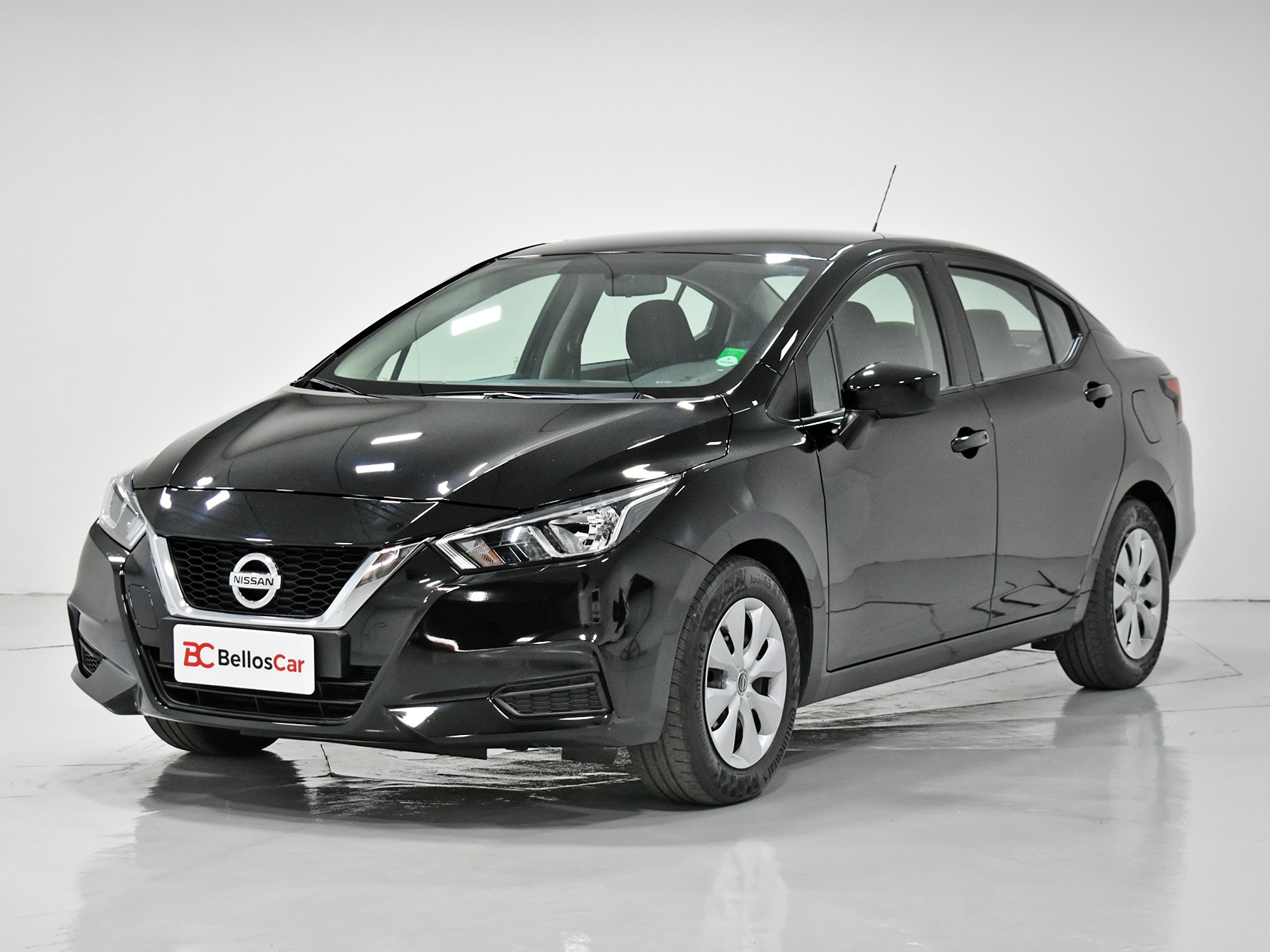 Nissan VERSA Sense 1.6 16V Flex Aut. Flex 4 portas, câmbio Automático ...