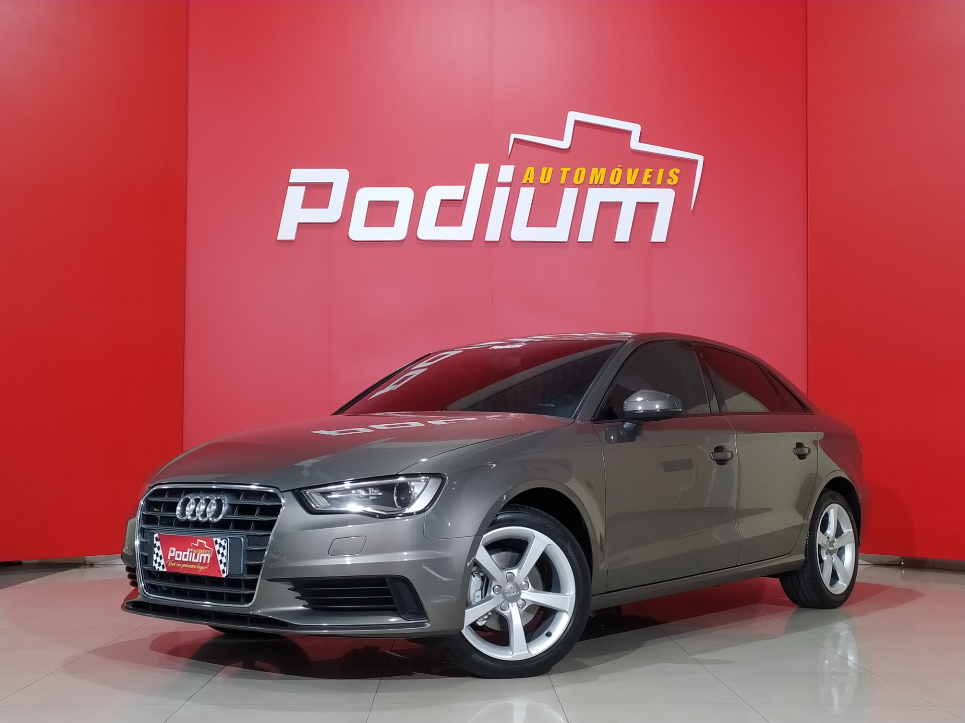 Audi A3 Sedan 1.4/ Attra. 16V TB FSI S-tronic Gasolina 4 portas, câmbio Automático em Ponta ...