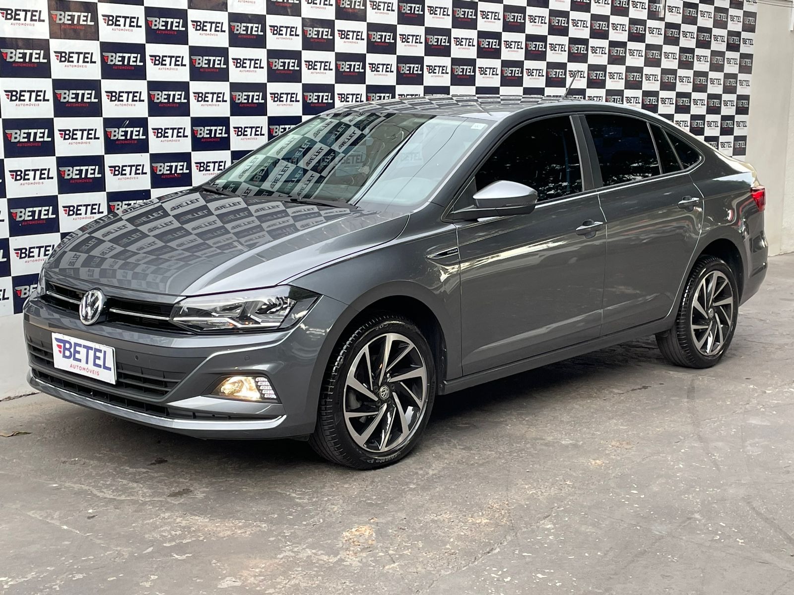 VolksWagen VIRTUS Highline 200 TSI 1.0 Flex 12V Aut Flex 4 portas ...