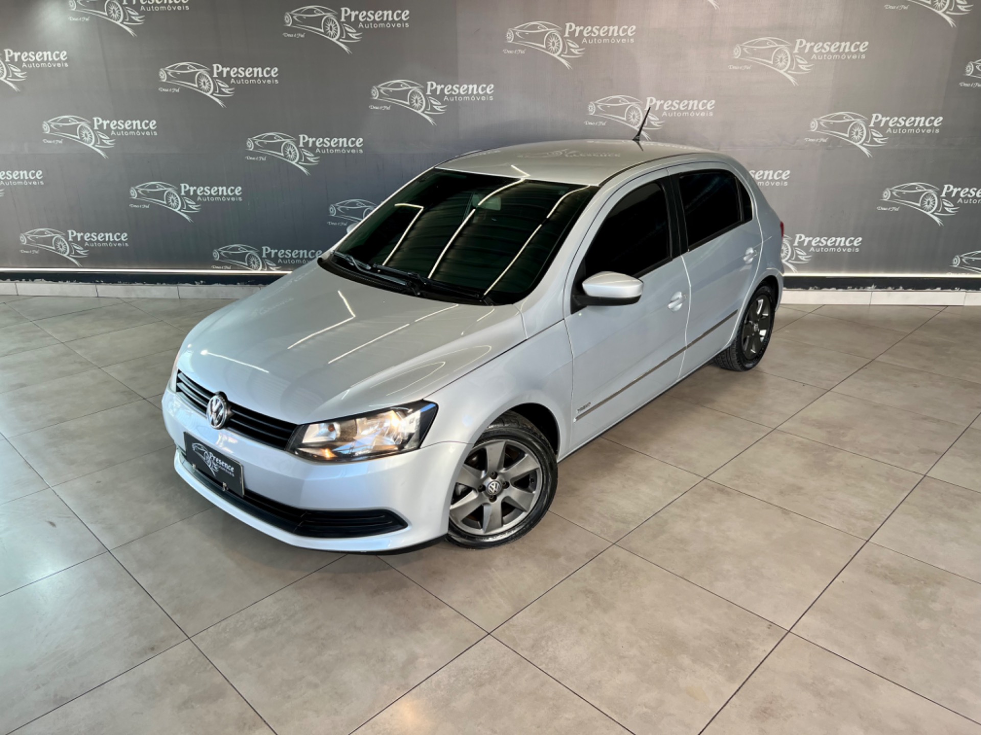 VolksWagen Gol (novo) 1.0 Mi Total Flex 8V 4p Flex 4 portas, câmbio ...