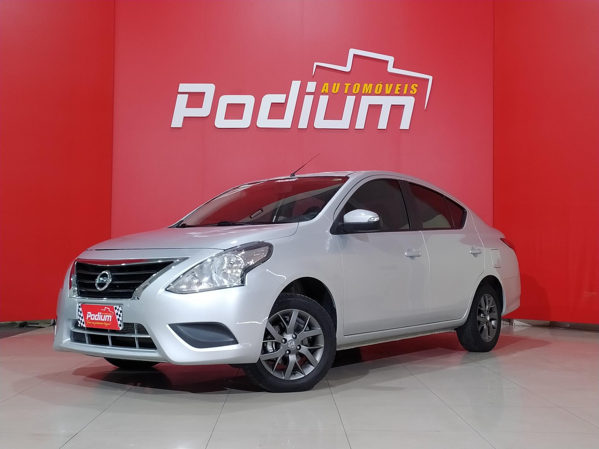 Nissan VERSA SV 1.6 16V FlexStart 4p Mec. Flex 4 portas, câmbio Manual ...