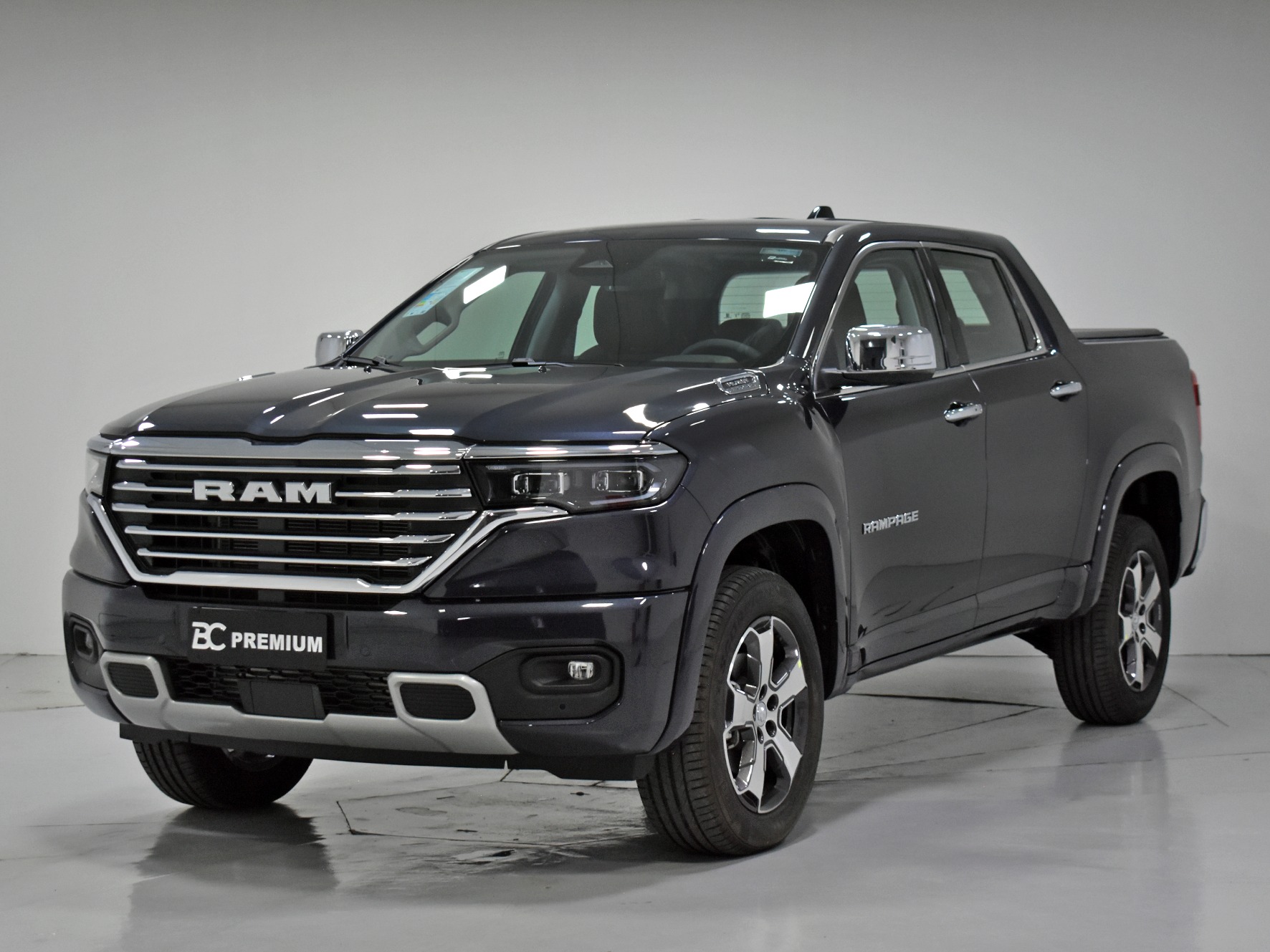 RAM RAMPAGE LARAMIE 2.0 TB CD 4X4 Die. Aut. Diesel 4 portas, câmbio ...