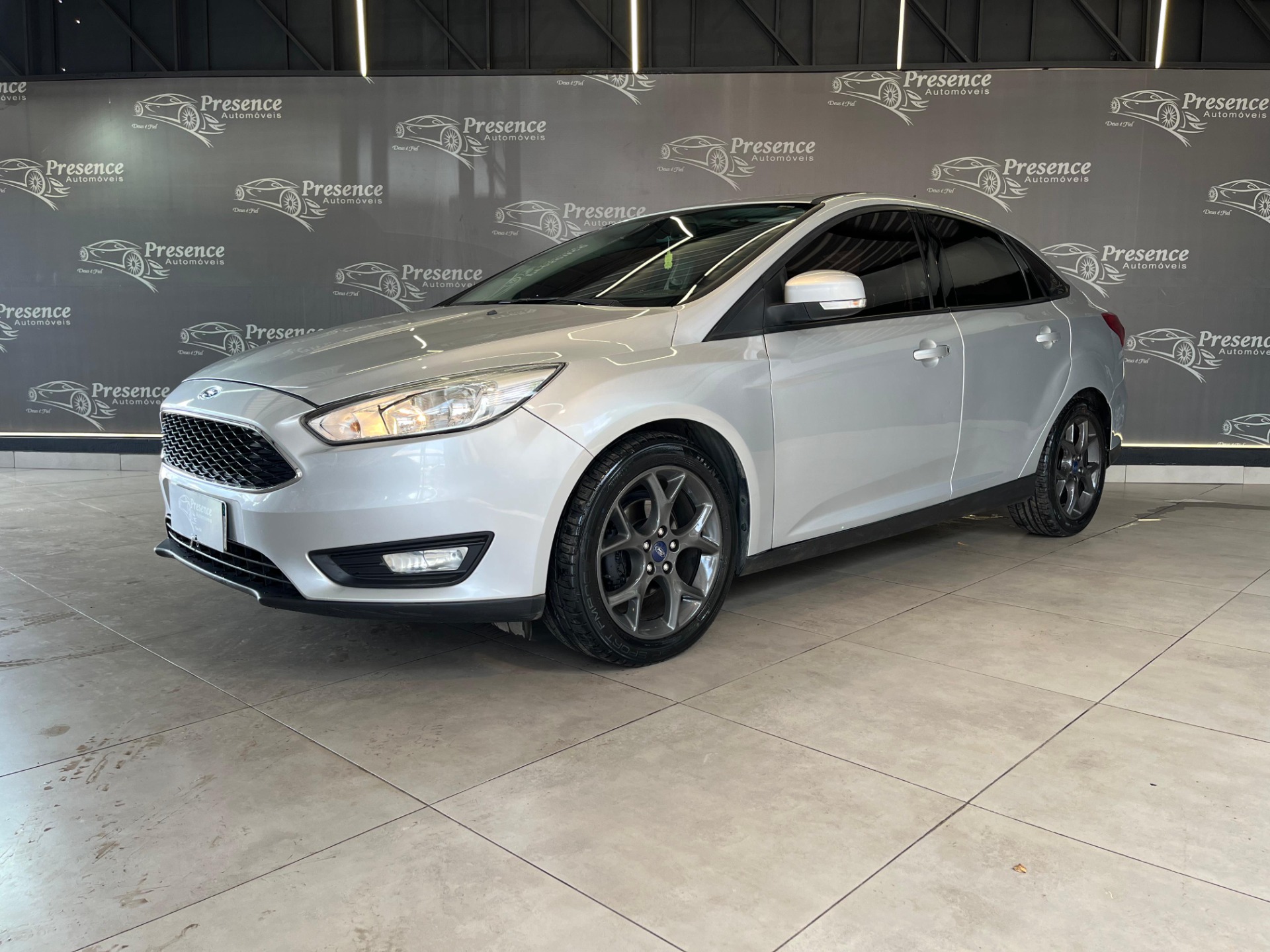 Ford Focus 2.0 16V/SE/SE Plus Flex 5p Aut. Flex 4 portas, câmbio ...