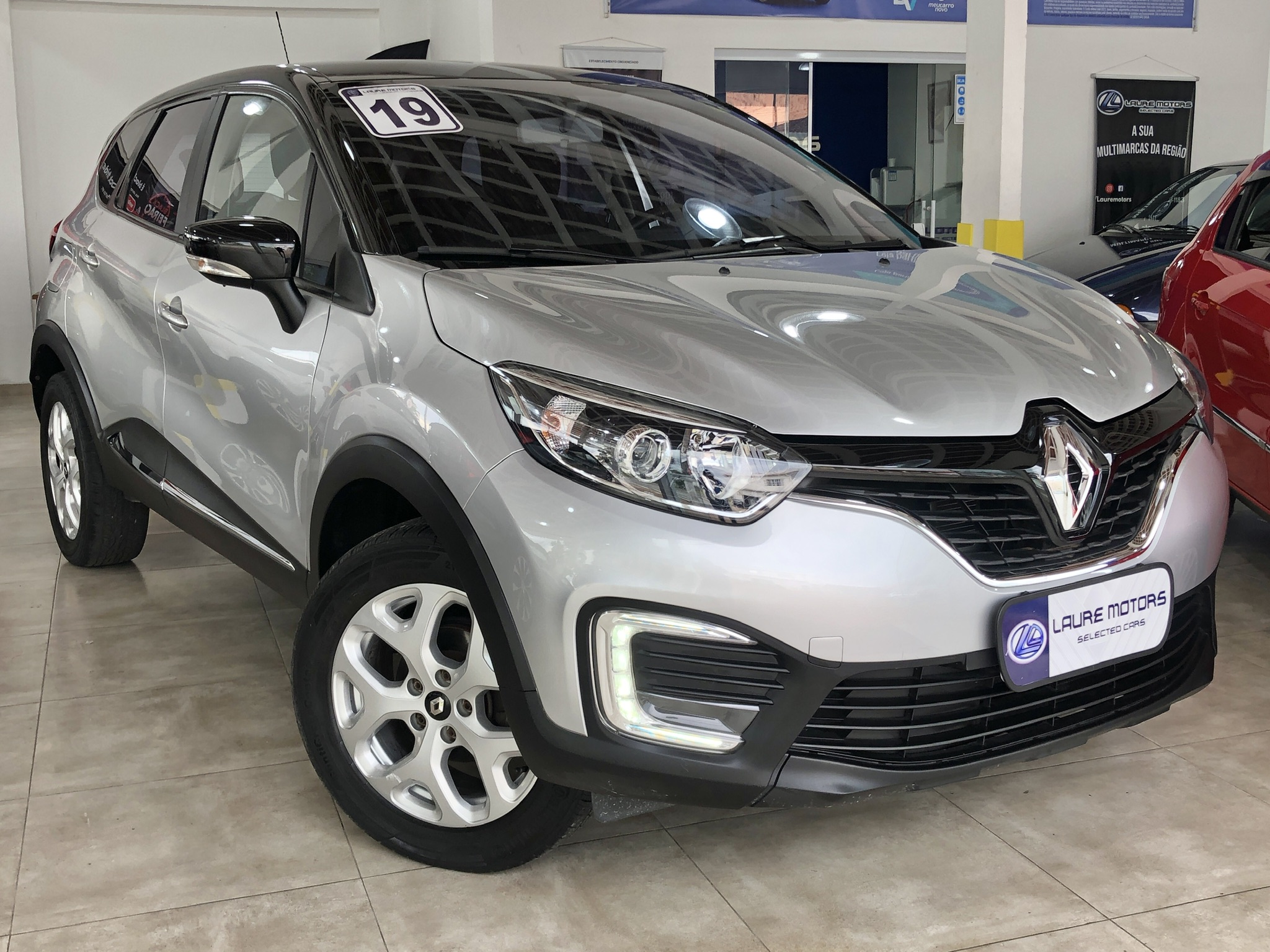 Renault CAPTUR Life 1.6 16V Flex 5p Aut.(PCD) Flex 4 portas, câmbio ...