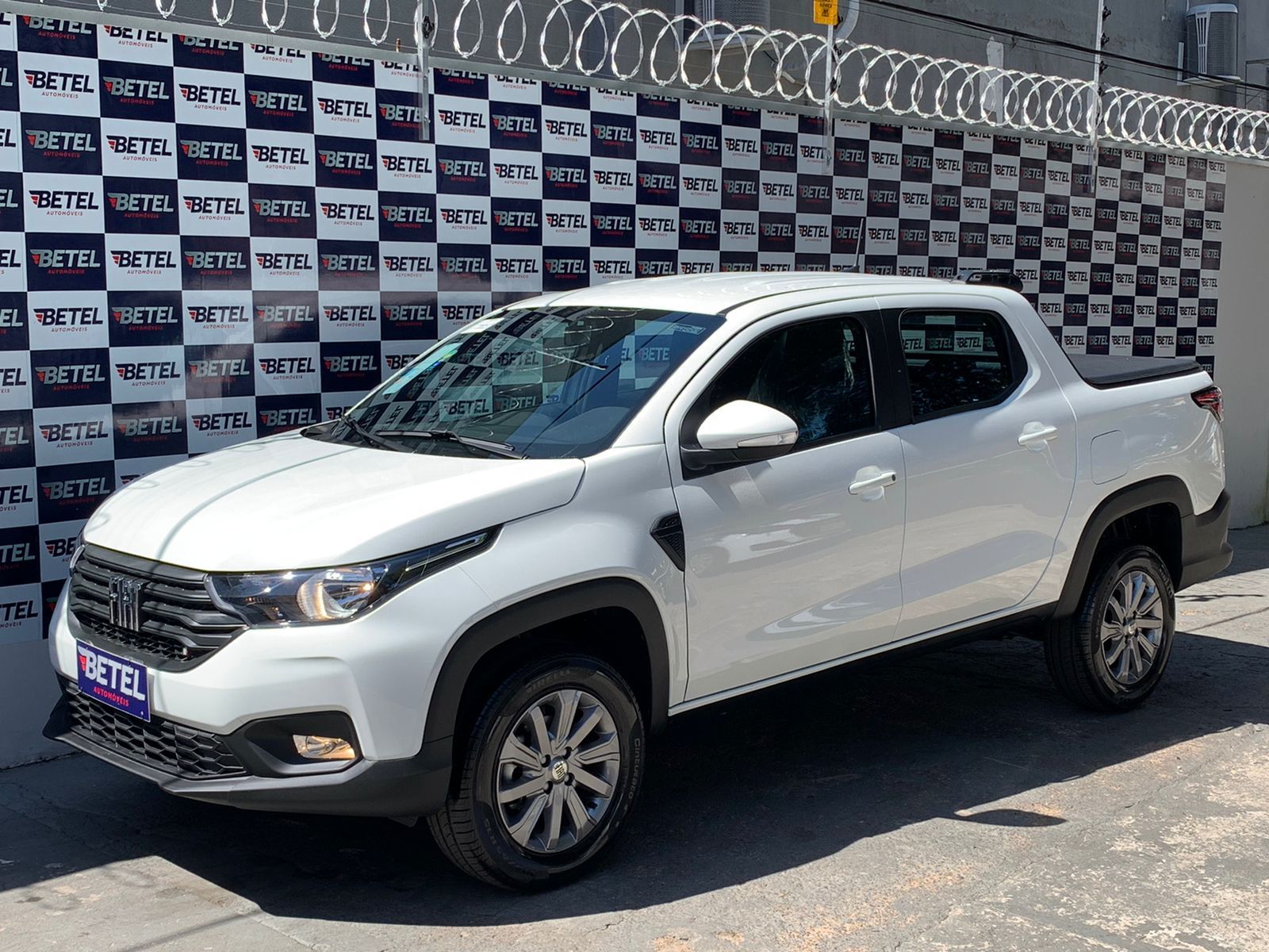 Fiat Strada Freedom 1.3 Flex 8V CD Flex 4 portas, câmbio Manual em ...