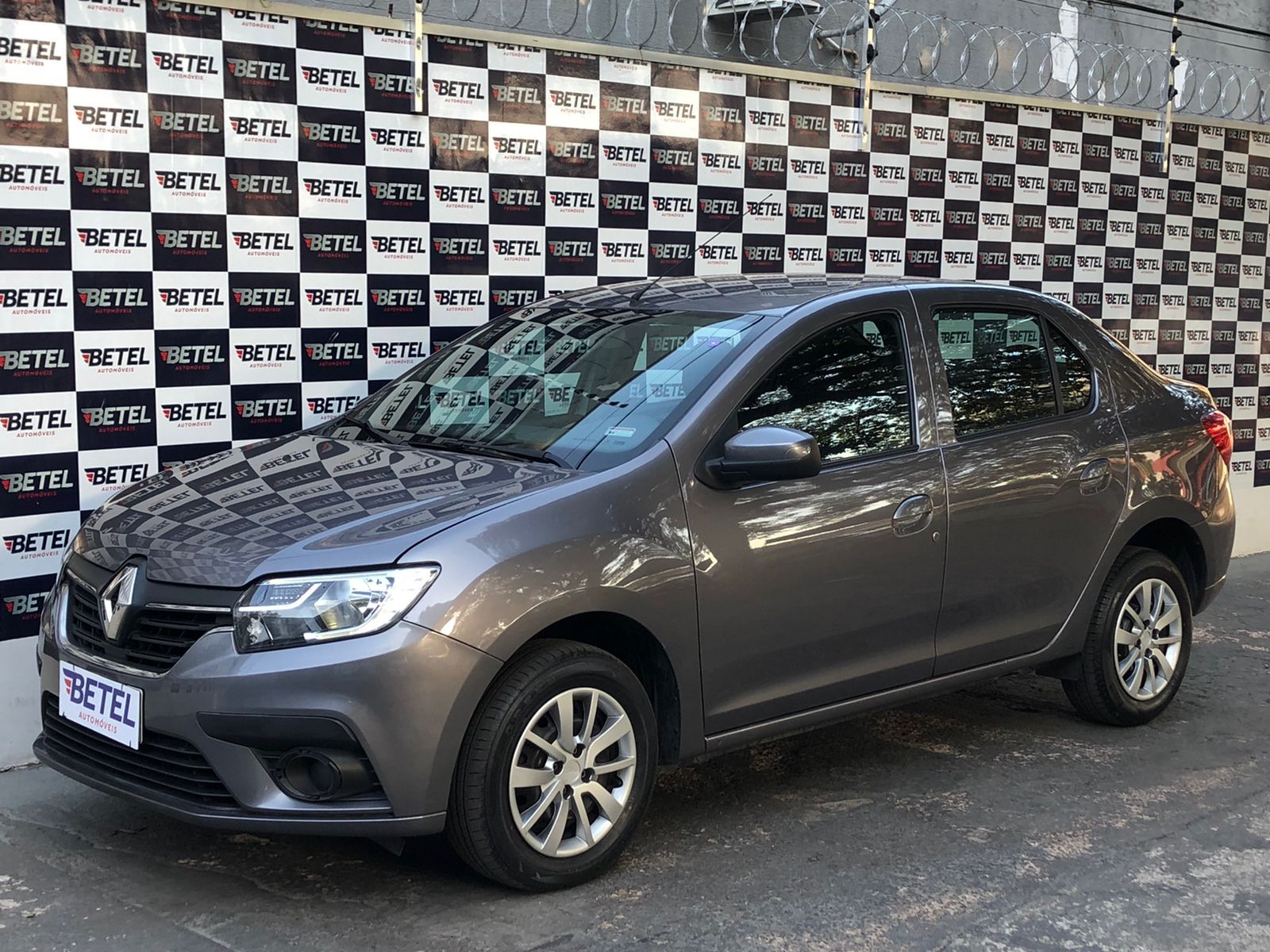 Renault LOGAN Zen Flex 1.0 12V 4p Mec. Flex 4 portas, câmbio Manual em ...