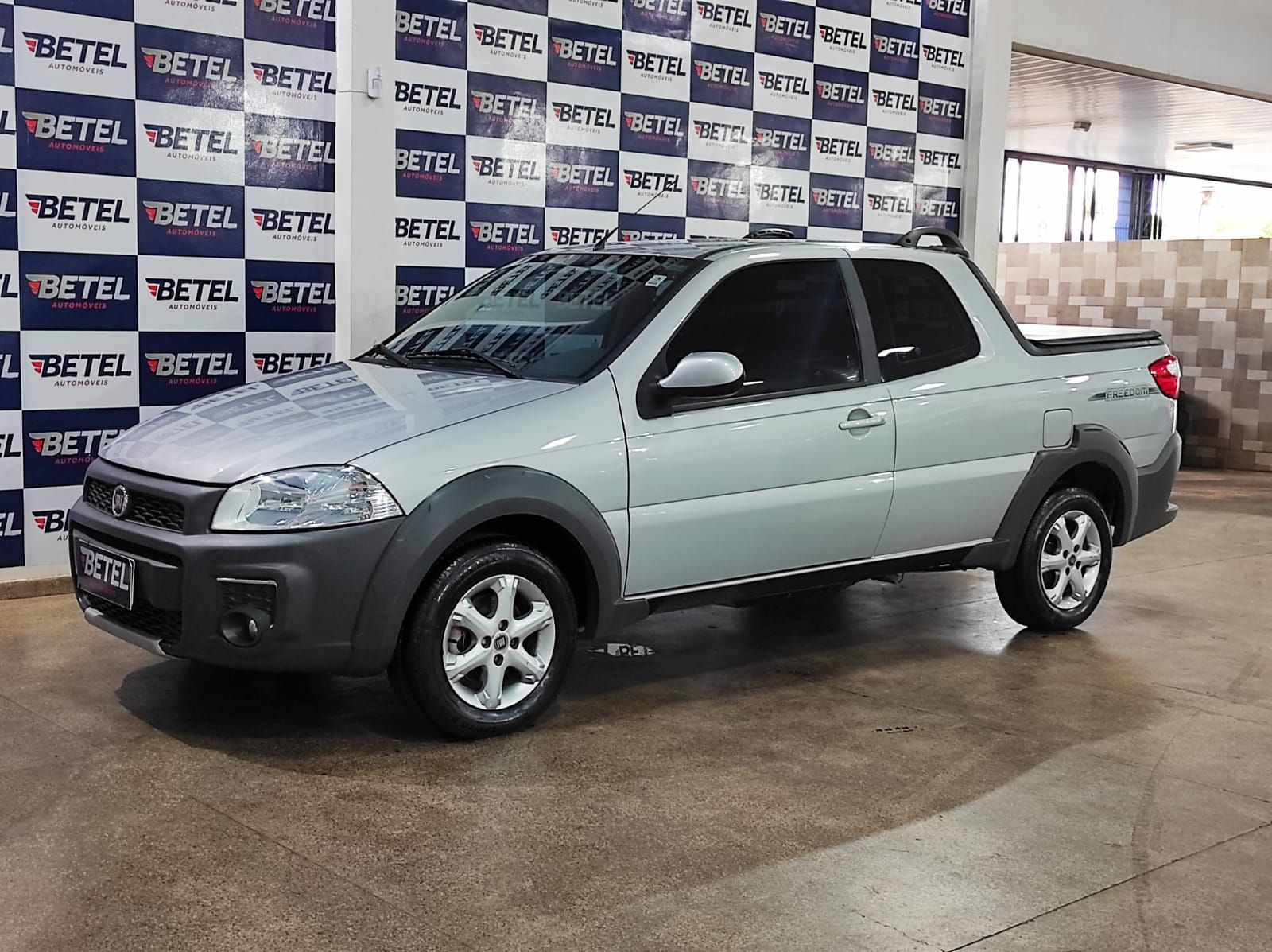 Fiat Strada Freedom 1.4 Flex 8V CD Flex 4 portas, câmbio Manual em ...