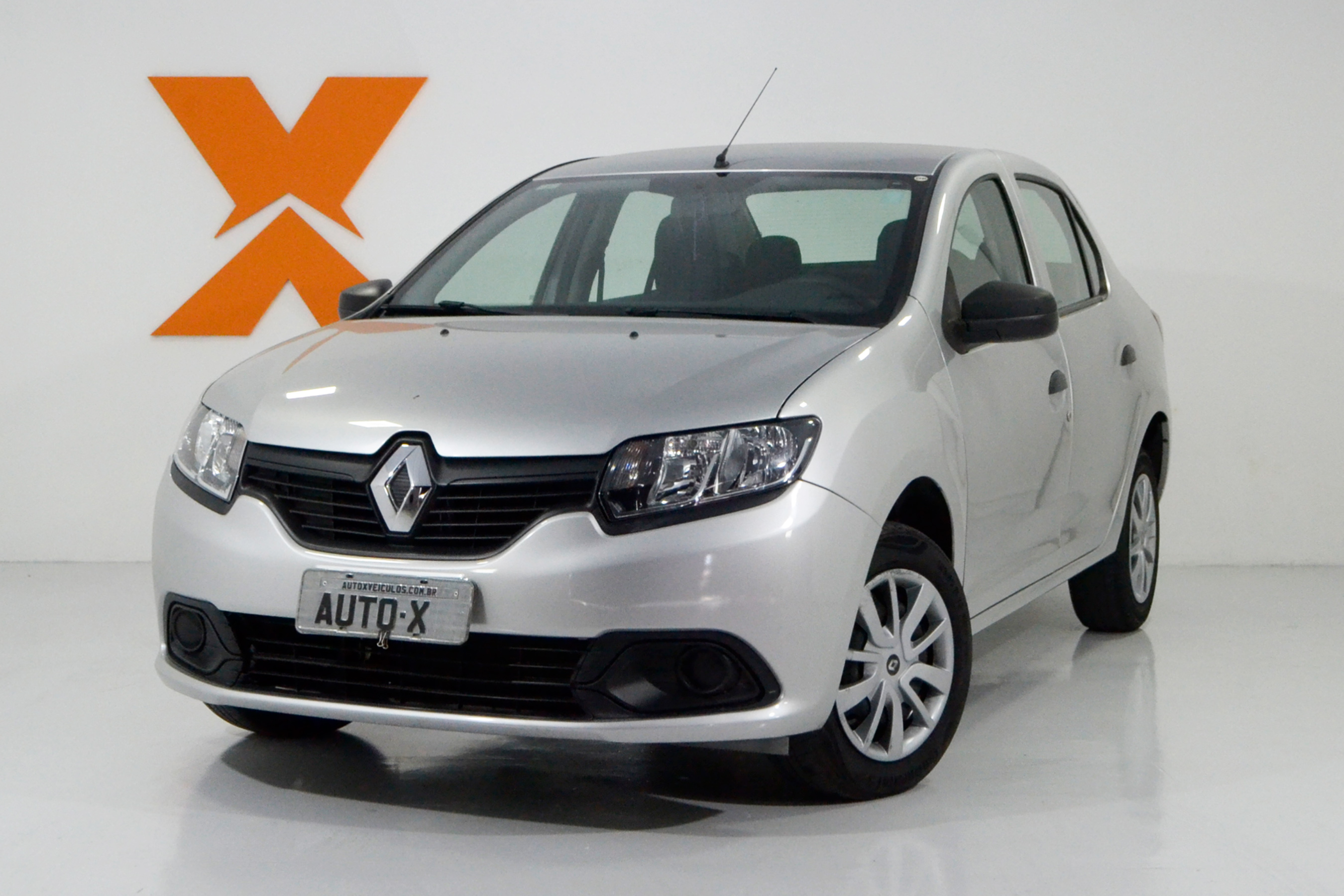 Renault LOGAN Authentique Hi-Flex 1.0 16V 4p Flex 4 portas, câmbio ...