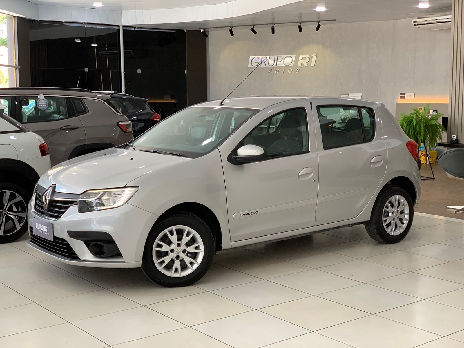 Renault SANDERO Zen Flex 1.0 12V 5p Mec. Flex 4 portas, câmbio Manual ...