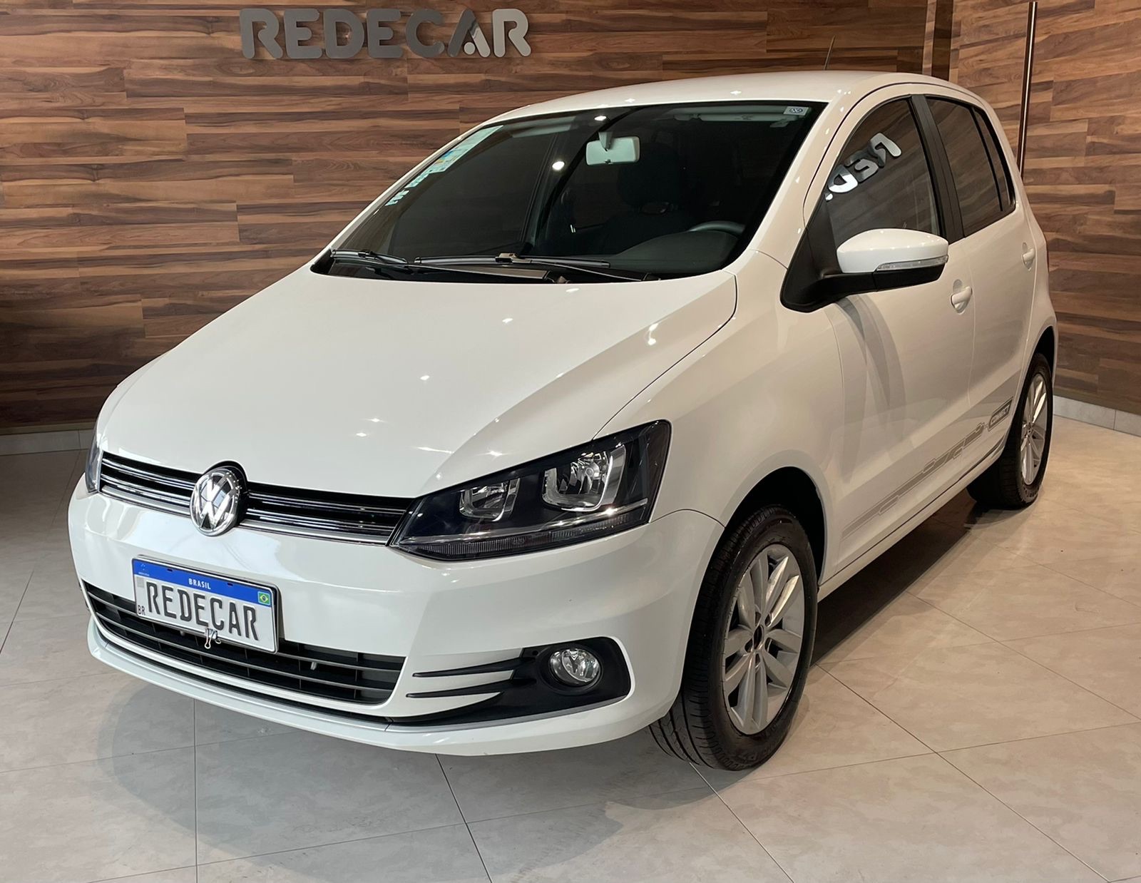 VolksWagen Fox Connect 1.6 Flex 8V 5p Flex 4 portas, câmbio Manual em ...