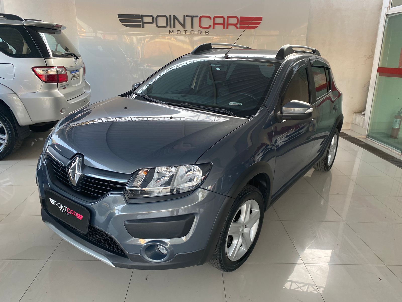 Renault SANDERO STEPWAY Easy R Flex 1.6 16V 5p Flex 4 portas, câmbio ...